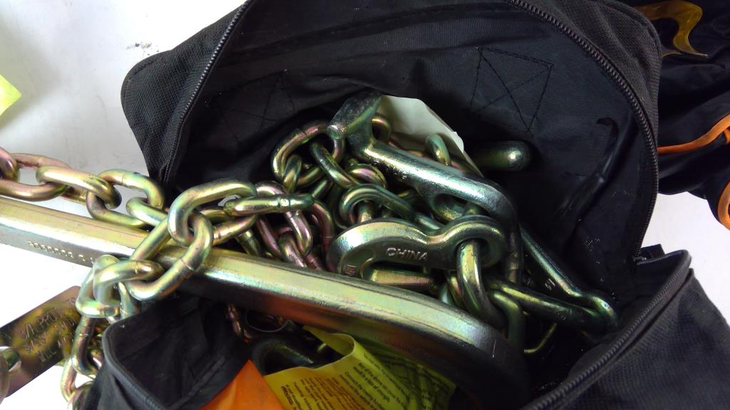 Victor Chain Hook Chain | Property Room