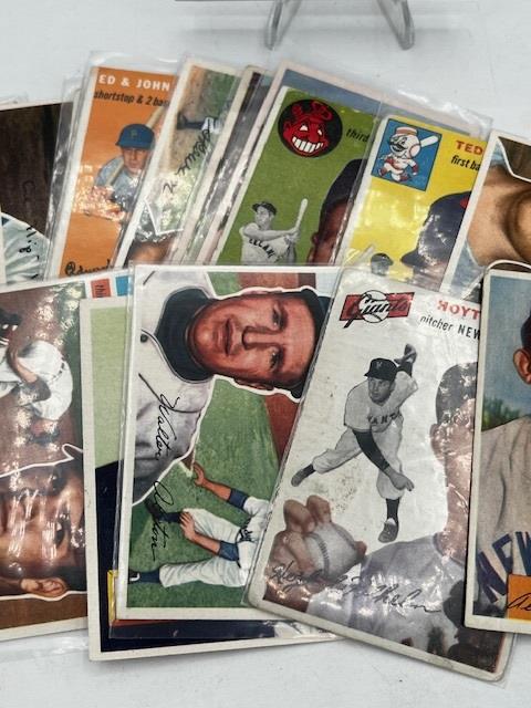 Vintage Baseball Trading Cards | Property Room