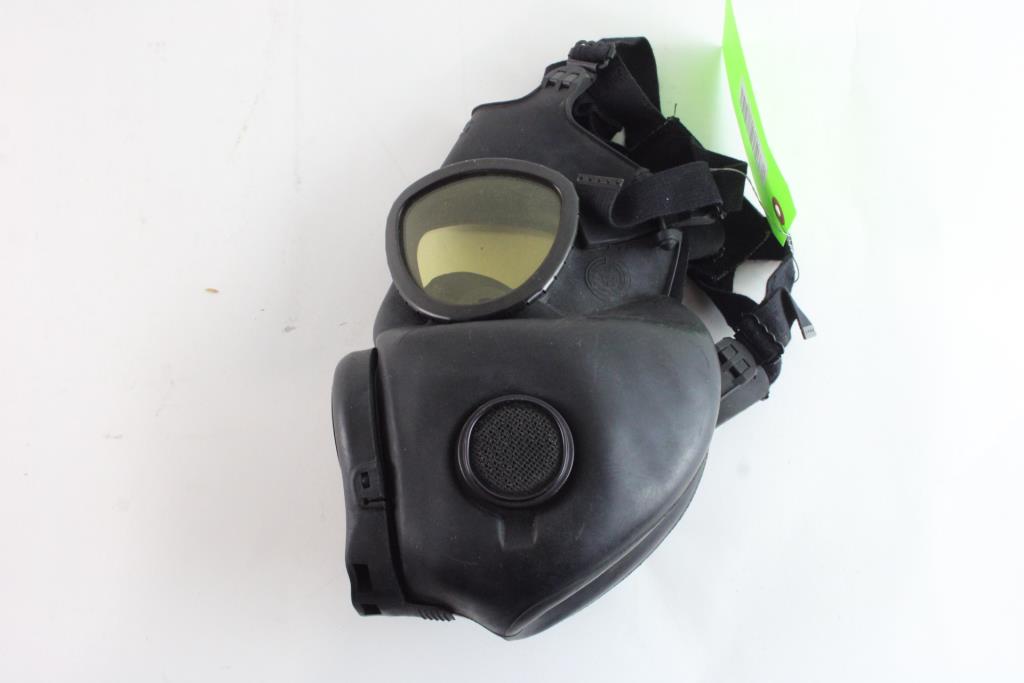 Vintage US Military Gas Mask | Property Room