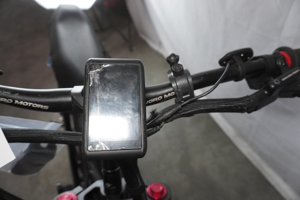 Voro Motors EMOVE RoadRunner Pro Seated Electric Scooter | Property Room