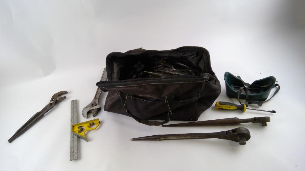 Voyager Tool Bag And More 10+ Pieces | Property Room