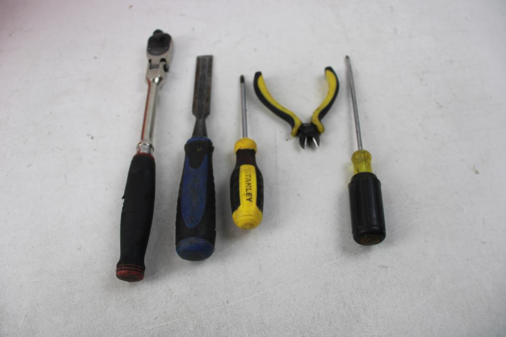 Voyager Tool Bag W/misc Tools | Property Room