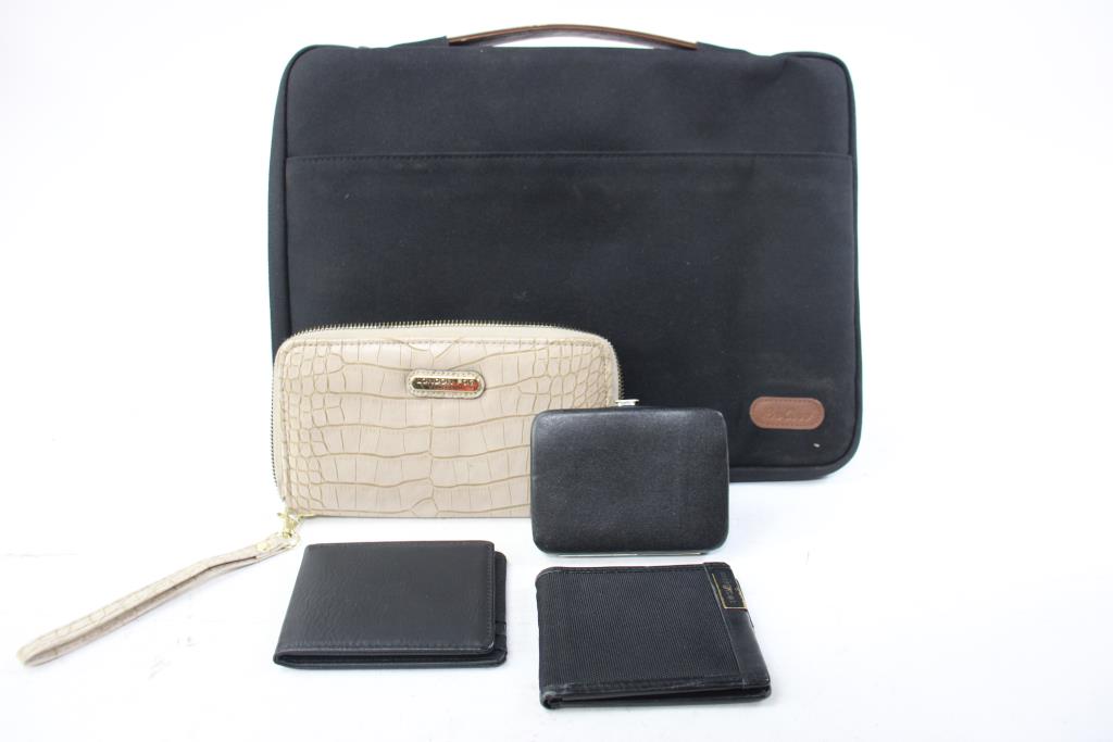 Wallets And A Laptop Case 17 Pieces | Property Room