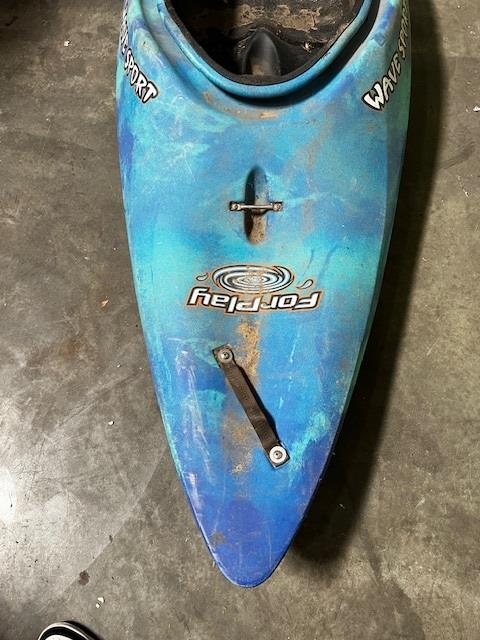 Wave Sport 8ft Kayak | Property Room