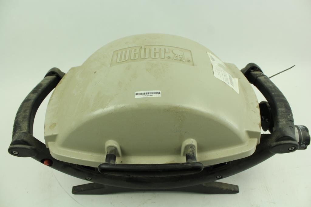 Weber 41672-B Table Top Grill With Tank Attachment | Property Room
