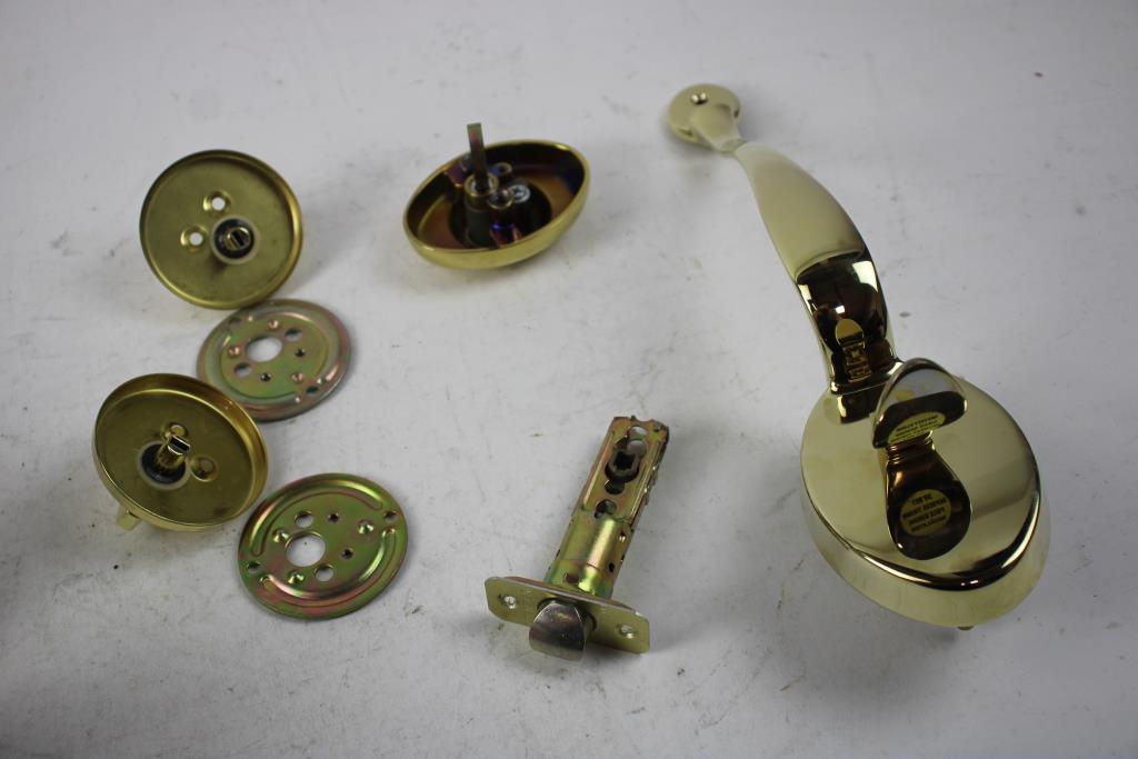 Weiser Lock Gold Toned Redsidential Door Handle | Property Room