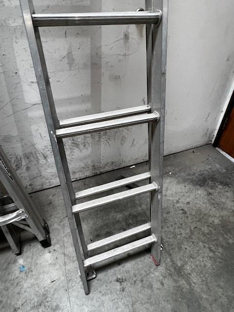 Werner Saf-T-Master Type III Ladder, D716-2, 16 FT | Property Room