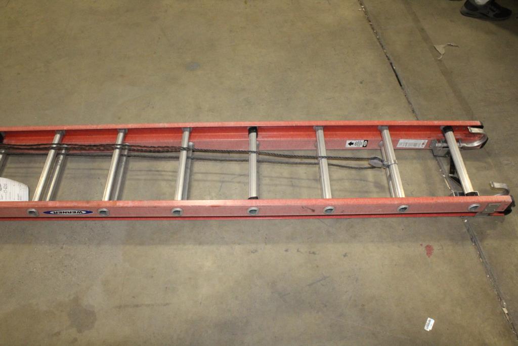 Werner TYPE 1A Fiberglass D-Rung Extension Ladder | Property Room