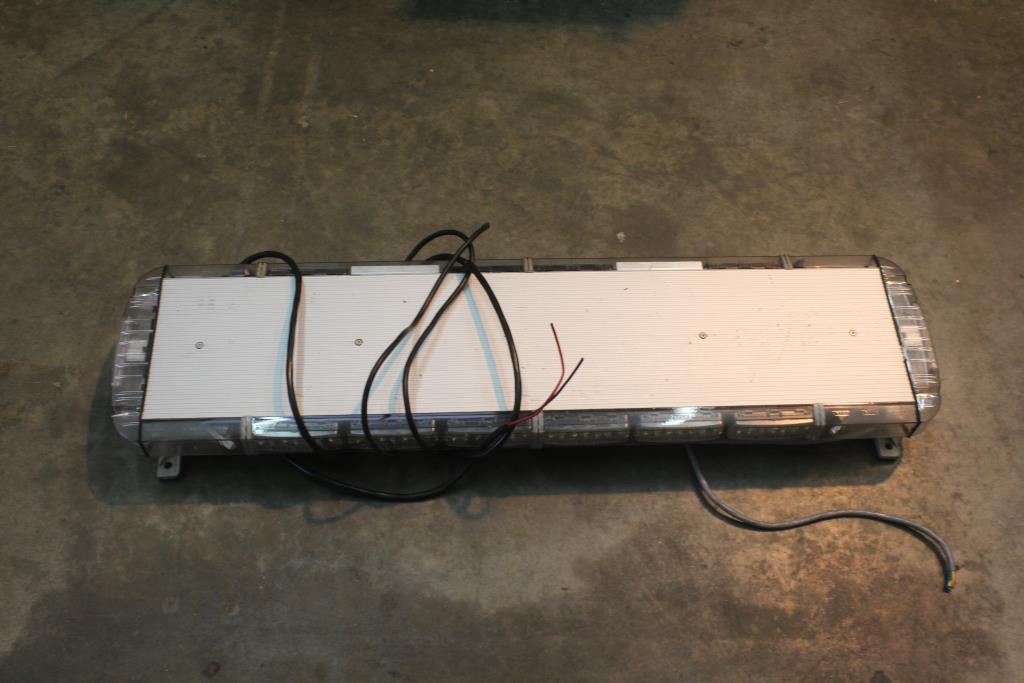 Whelen 4ft Police Light Bar | Property Room