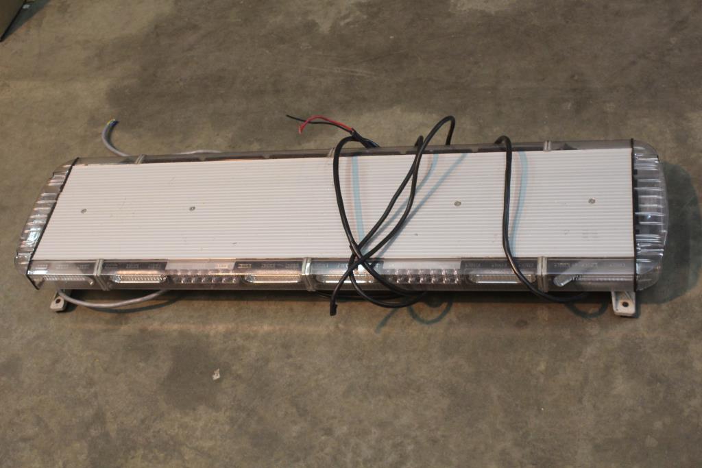Whelen 4ft Police Light Bar | Property Room