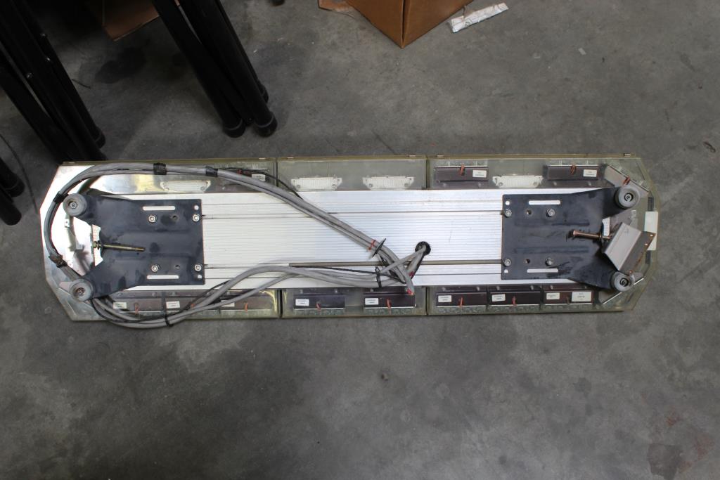 Whelen Lightbar Led X 2100 SC | Property Room