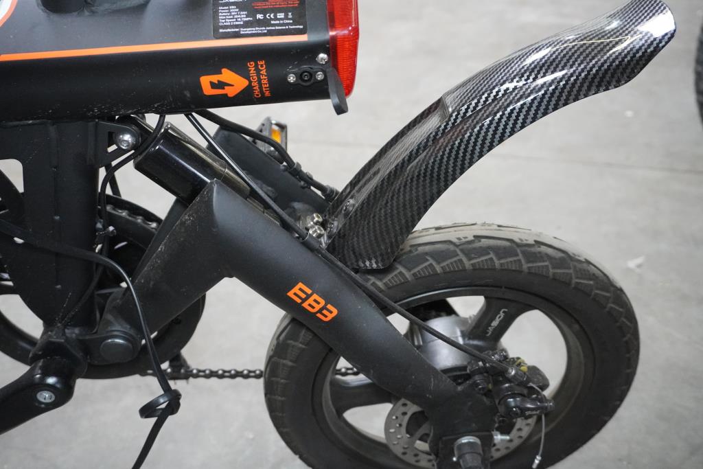 White Jasion EB3 Electric Bike | Property Room