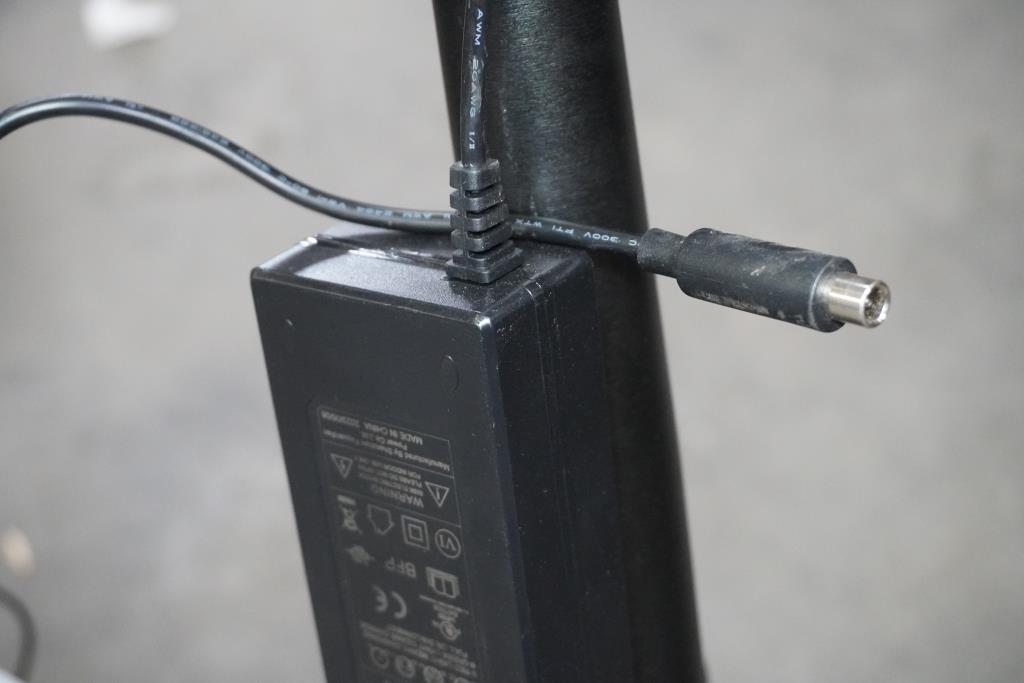 White Jasion EB3 Electric Bike | Property Room