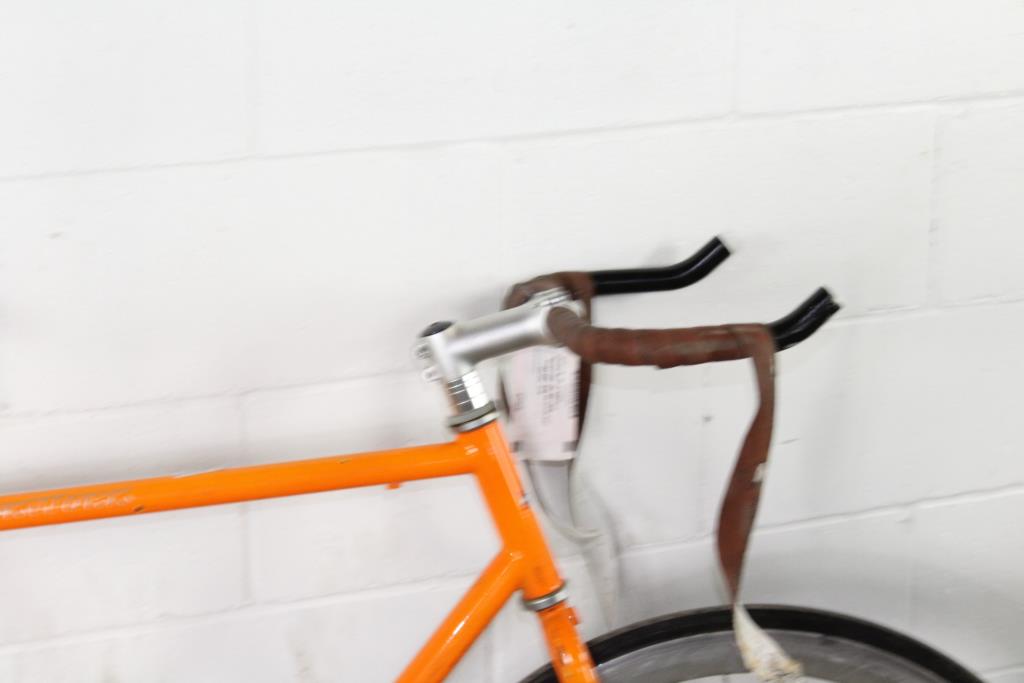 Windsor ClockWork Road Bike | Property Room