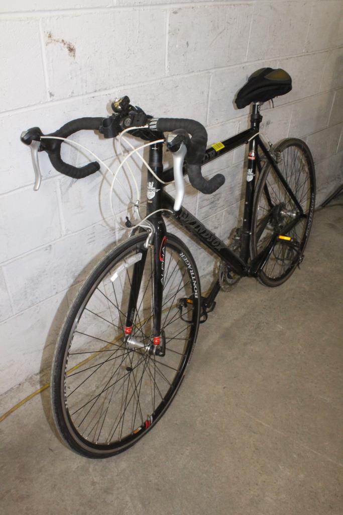 Windsor Knight Road Bike | Property Room