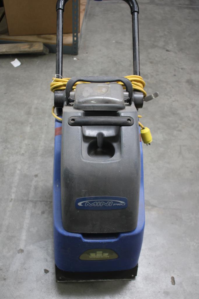 Windsor Mini Pro Blakc And Blue Stream Cleaner | Property Room