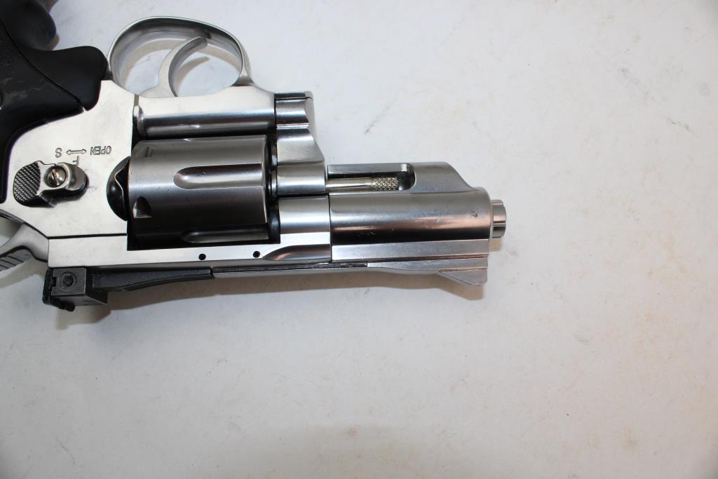 Wingun Co2 Revolver | Property Room