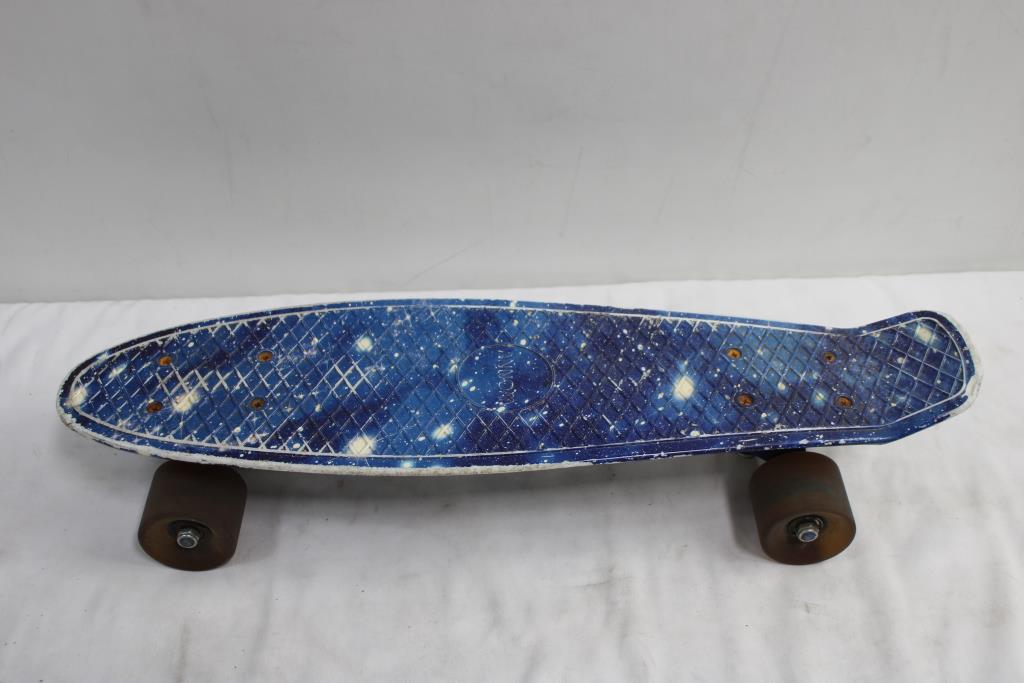 Wonnv Mini Skateboard | Property Room