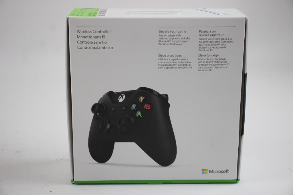Xbox Wireless Controller, Black, 1708 | Property Room