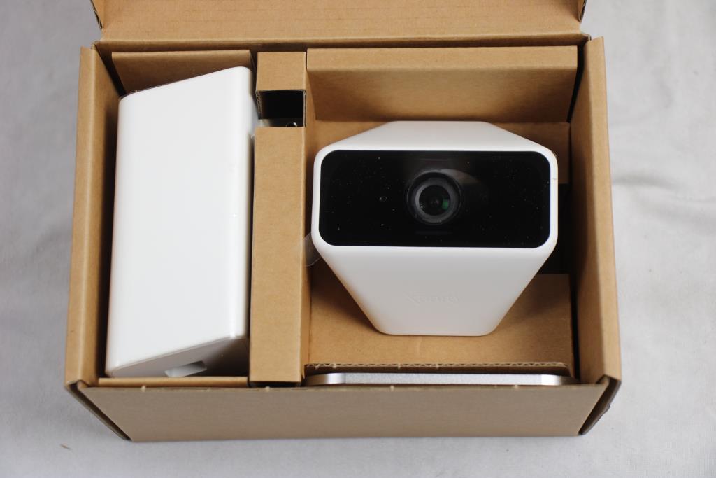 Xfinity XCam 2 Lot, 18 Pieces | Property Room