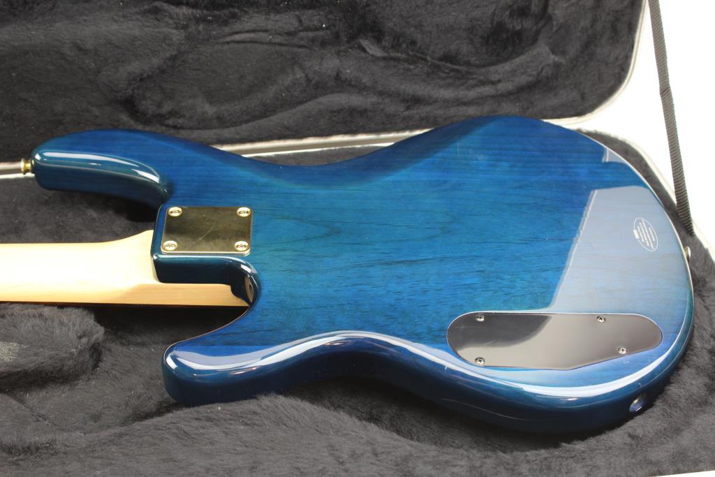 Yamaha BBG4 Electric Bass Guitar | Property Room