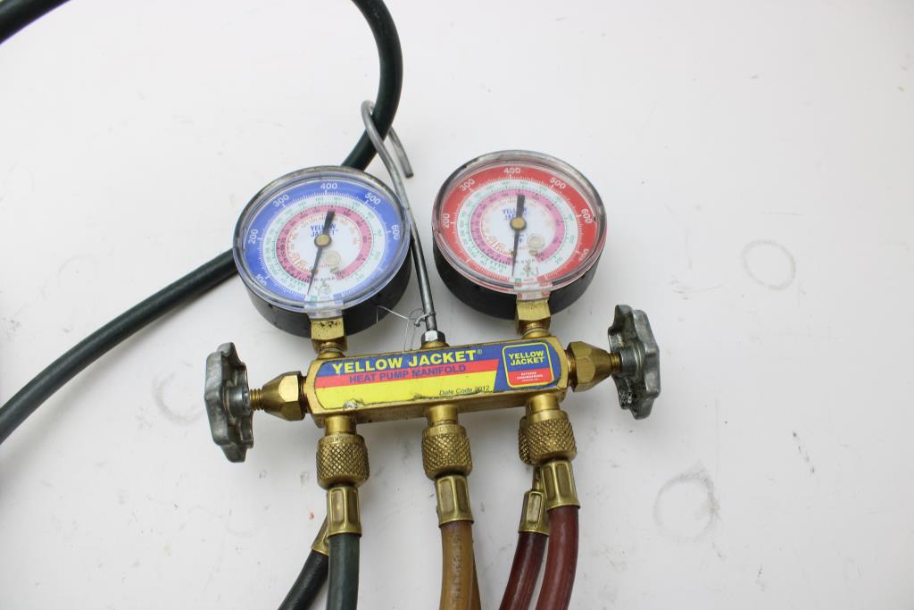 Yellow Jacket Heat Pump Manifold W/hoses | Property Room