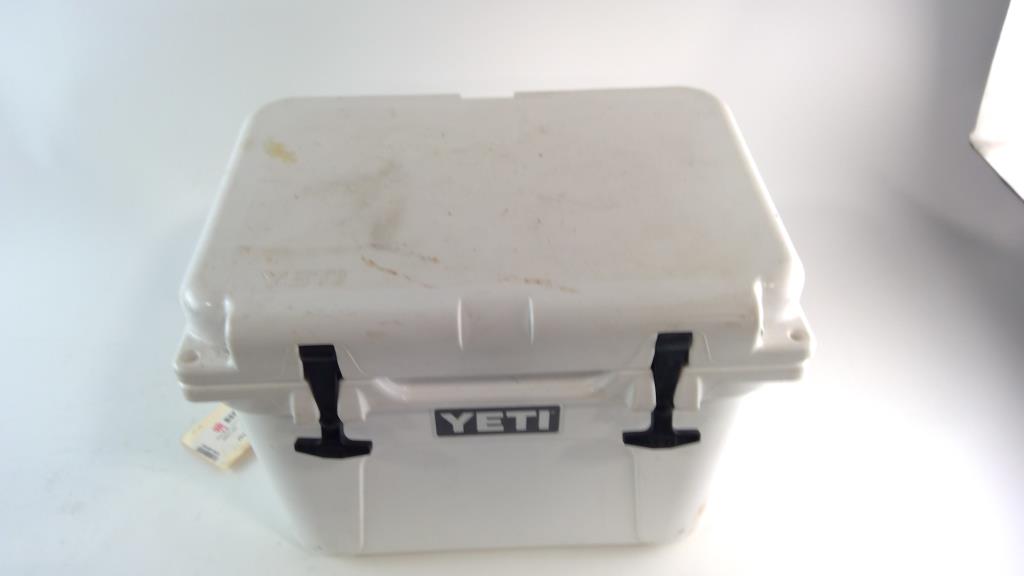 Yeti Bear Resistant Roadie 20 Cooler | Property Room