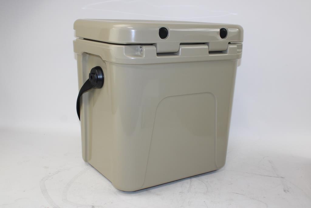 Yeti Roadie 6 Gallon Ice Chest | Property Room