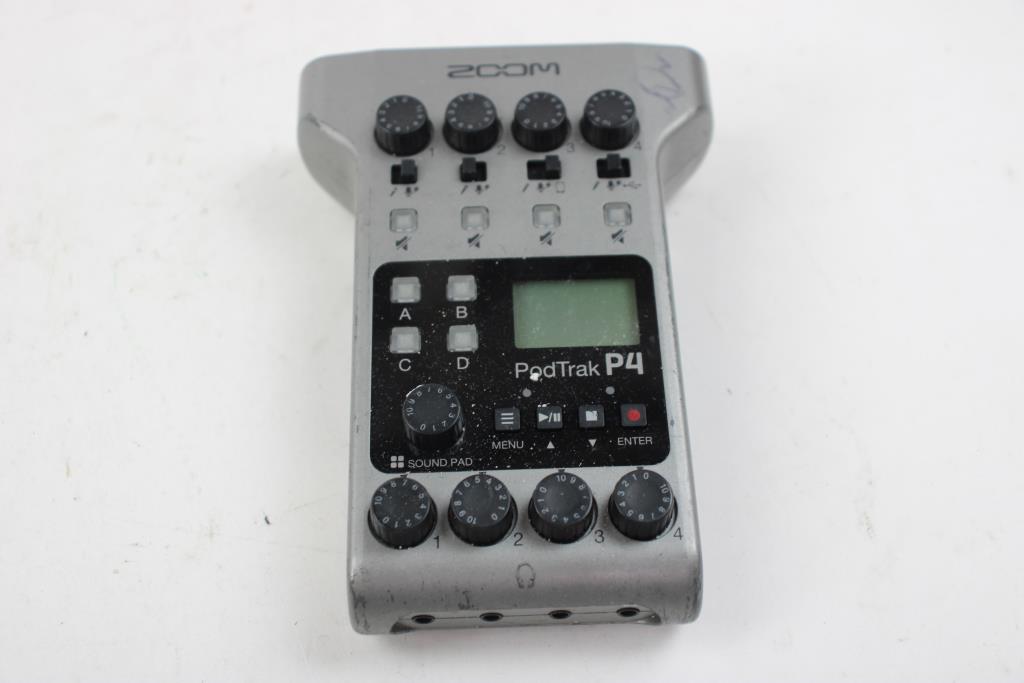 Zoom Pedal PodTrak P4 | Property Room