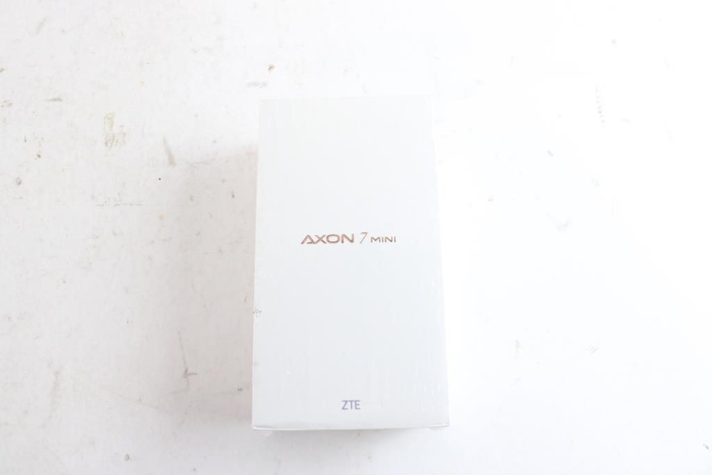 ZTE Axon 7 Mini, 32GB, Carrier Unknown | Property Room