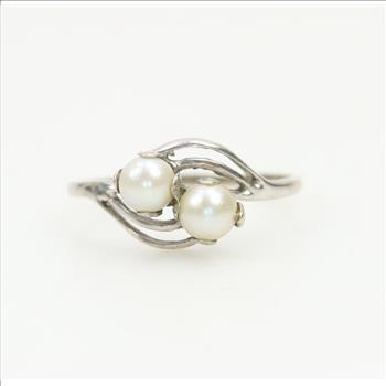10kt White Gold Double Pearl Ring | Property Room