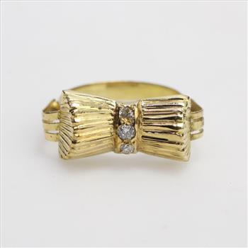 17k Gold 4.47g Ring With Clear Stones | Property Room