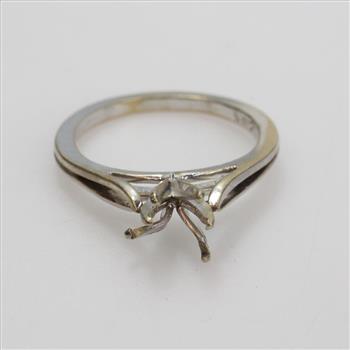 17k White Gold 2.62g Ring | Property Room