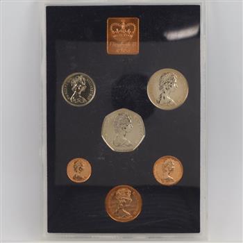 1976 Queen Elizabeth Coin Set | Property Room