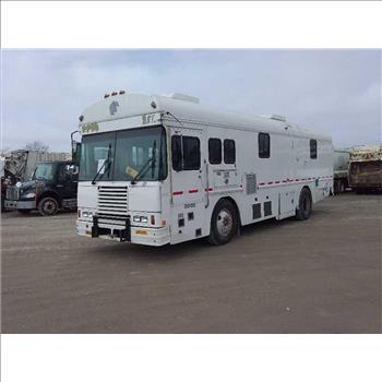 1997 Spartan School Bus (Medford, NY 11763) | Property Room