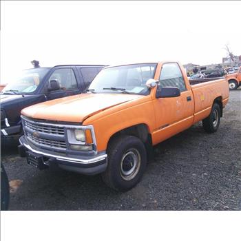 2000 Chevrolet GMT-400 (Hartford, CT 06114) | Property Room