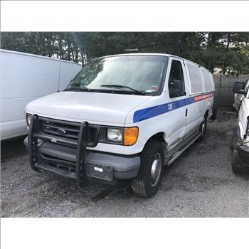 2006 Ford E350 (Medford, NY 11763) | Property Room