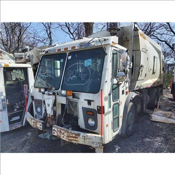 2011 Mack Leu613 (Brooklyn, NY 11214) | Property Room