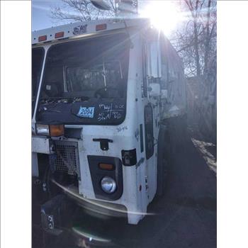 2011 Mack Leu613 (Brooklyn, NY 11214) | Property Room