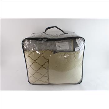 Broyhill Comforter Set | Property Room