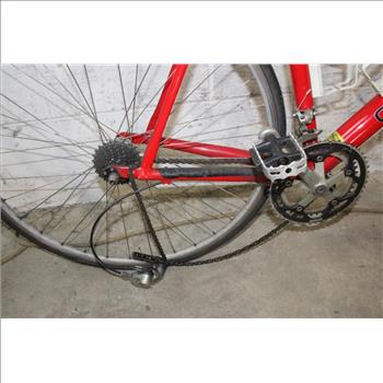 Cannondale R800 Road Bike | Property Room