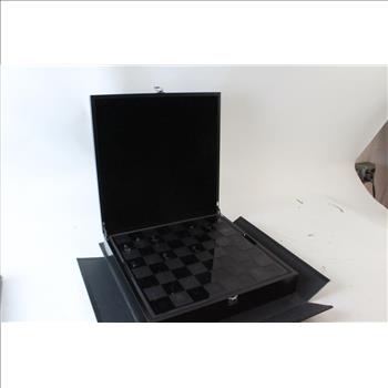 Capcom Street Fighter 25th Anniversary Chess Set | Property Room