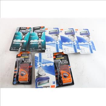 Gillette & Daxton Razors, 8 Pieces | Property Room