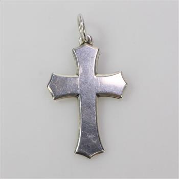 James Avery Silver Beveled Clechee Cross Pendant, 4.96g | Property Room
