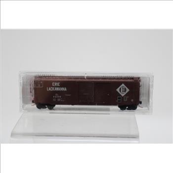 Micro-Trains Line 50' Standard Box Car Single Door Erie Lackawanna | Property Room