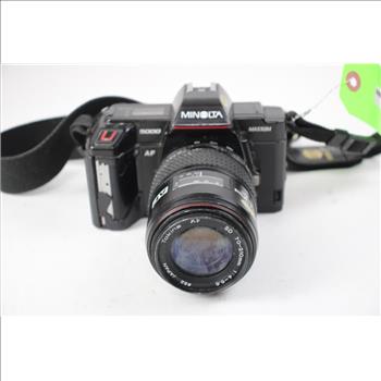 Minolta Maxxum 5000 AF 35mm SLR Camera | Property Room