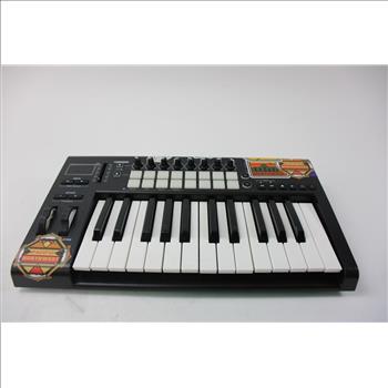 Novation Launchkey 25-Key USB Keyboard Controller | Property Room