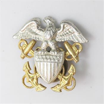 Silver 4g US Navy Eagle Shield Badge | Property Room