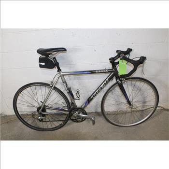 Trek 1000 Road Bike | Property Room