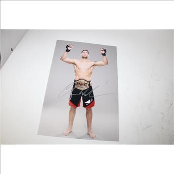 Ufc Fighter Photograph With Signature | Property Room